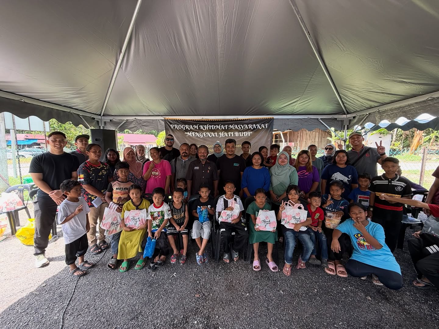 JCL Credit Leasing Organises “Mengenal Hati Budi” Community Service ...